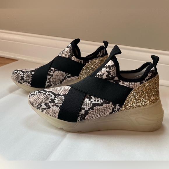 Steve Madden | Shoes | Steve Madden Cryme Snakeskin Pattern Glitter ...